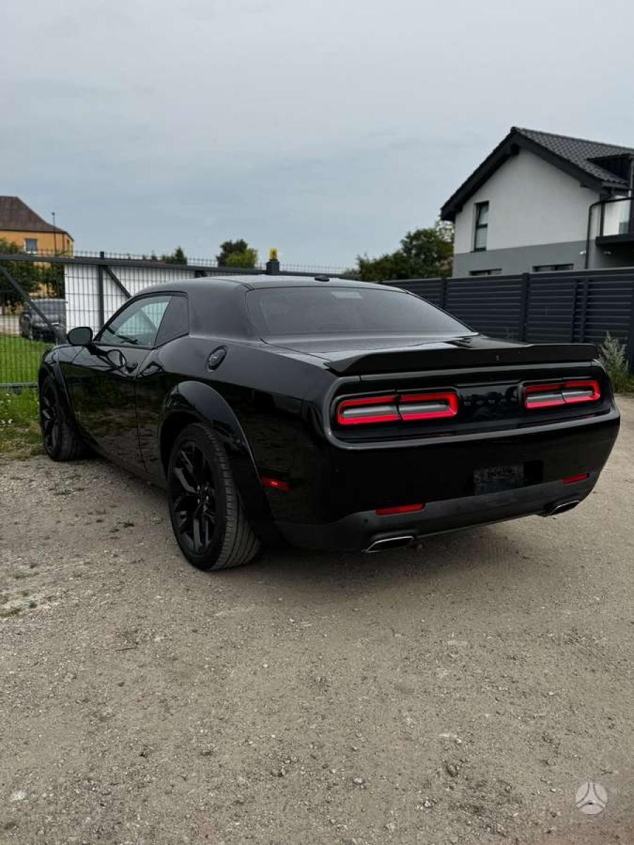 Black Dodge Challenger 2021 in Klaipeda, with an engine capacity of 3.60 L and mileage of 71 thousand km for 22000 €, photo 11 on AUTOMOTO.COM.LV