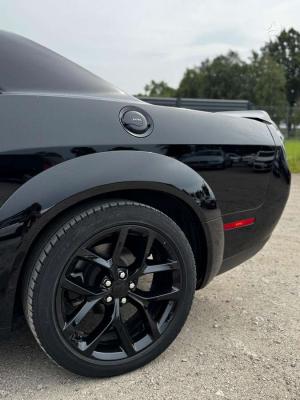 Black Dodge Challenger 2021 in Klaipeda, with an engine capacity of 3.60 L and mileage of 71 thousand km for 22000 €, photo 13 on AUTOMOTO.COM.LV