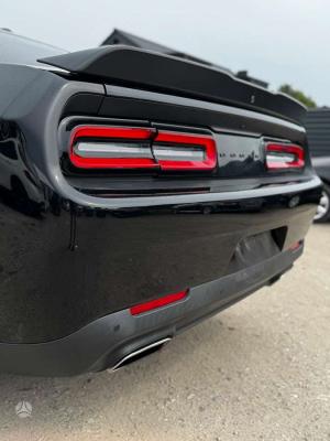 Black Dodge Challenger 2021 in Klaipeda, with an engine capacity of 3.60 L and mileage of 71 thousand km for 22000 €, photo 14 on AUTOMOTO.COM.LV