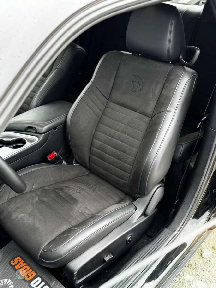 Black Dodge Challenger 2021 in Klaipeda, with an engine capacity of 3.60 L and mileage of 71 thousand km for 22000 €, photo 17 on AUTOMOTO.COM.LV