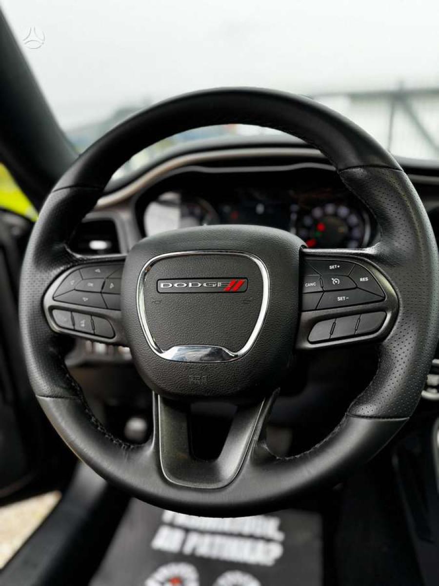 Black Dodge Challenger 2021 in Klaipeda, with an engine capacity of 3.60 L and mileage of 71 thousand km for 22000 €, photo 22 on AUTOMOTO.COM.LV
