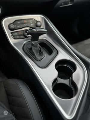 Black Dodge Challenger 2021 in Klaipeda, with an engine capacity of 3.60 L and mileage of 71 thousand km for 22000 €, photo 24 on AUTOMOTO.COM.LV