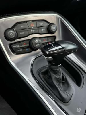Black Dodge Challenger 2021 in Klaipeda, with an engine capacity of 3.60 L and mileage of 71 thousand km for 22000 €, photo 25 on AUTOMOTO.COM.LV