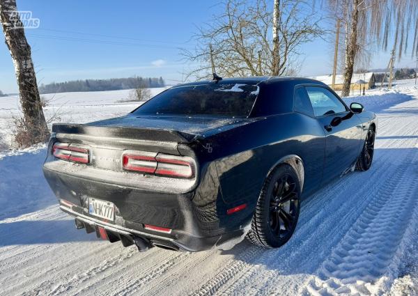 Melns Dodge Challenger 2022 Šauļi, ar dzinēja tilpumu 3.60 L un nobraukumu 52 tūkst. km par 25200 €, foto 4 vietnē AUTOMOTO.COM.LV