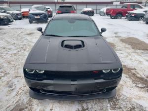 Black Dodge Challenger 2022 in Alytus, with an engine capacity of 5.65 L and mileage of 40 thousand km for 34500 €, photo  on AUTOMOTO.COM.LV