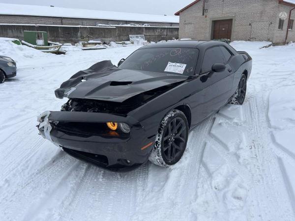 Black Dodge Challenger 2023 in Kaunas, with an engine capacity of 3.60 L and mileage of 39 thousand km for 10500 €, photo 1 on AUTOMOTO.COM.LV