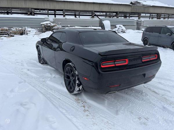 Black Dodge Challenger 2023 in Kaunas, with an engine capacity of 3.60 L and mileage of 39 thousand km for 10500 €, photo 3 on AUTOMOTO.COM.LV