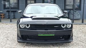 Melns Dodge Challenger 2023 Kretinga, ar dzinēja tilpumu 6.40 L un nobraukumu 20 tūkst. km par 36950 €, foto 3 vietnē AUTOMOTO.COM.LV