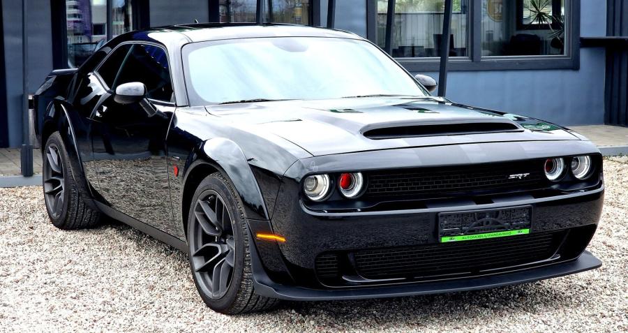 Melns Dodge Challenger 2023 Kretinga, ar dzinēja tilpumu 6.40 L un nobraukumu 20 tūkst. km par 36950 €, foto 7 vietnē AUTOMOTO.COM.LV