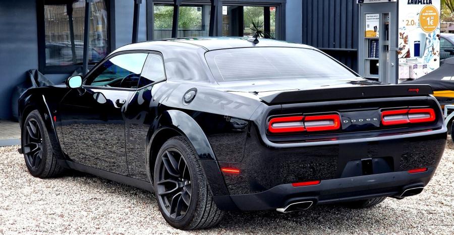 Melns Dodge Challenger 2023 Kretinga, ar dzinēja tilpumu 6.40 L un nobraukumu 20 tūkst. km par 36950 €, foto 11 vietnē AUTOMOTO.COM.LV