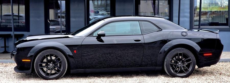 Melns Dodge Challenger 2023 Kretinga, ar dzinēja tilpumu 6.40 L un nobraukumu 20 tūkst. km par 36950 €, foto 14 vietnē AUTOMOTO.COM.LV