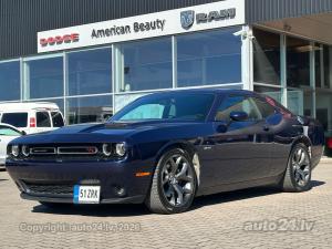 Zils Dodge Challenger 2016 Tallina, ar dzinēja tilpumu 5.70 L un nobraukumu 158 tūkst. km par 19900 €, foto  vietnē AUTOMOTO.COM.LV