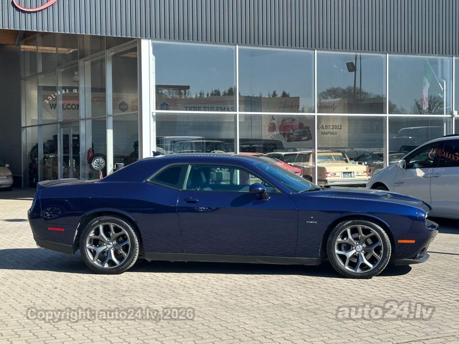 Zils Dodge Challenger 2016 Tallina, ar dzinēja tilpumu 5.70 L un nobraukumu 158 tūkst. km par 19900 €, foto 6 vietnē AUTOMOTO.COM.LV