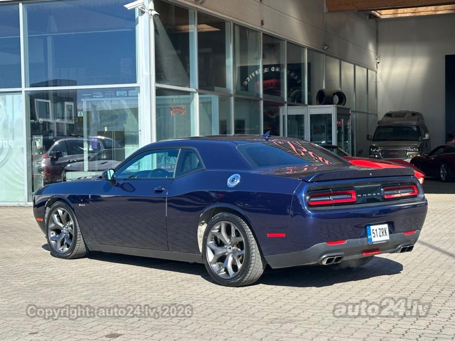 Zils Dodge Challenger 2016 Tallina, ar dzinēja tilpumu 5.70 L un nobraukumu 158 tūkst. km par 19900 €, foto 7 vietnē AUTOMOTO.COM.LV