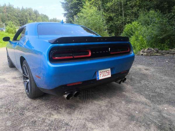 Zils Dodge Challenger 2018 Viļņa, ar dzinēja tilpumu 6.42 L un nobraukumu 120 tūkst. km par 23800 €, foto 4 vietnē AUTOMOTO.COM.LV