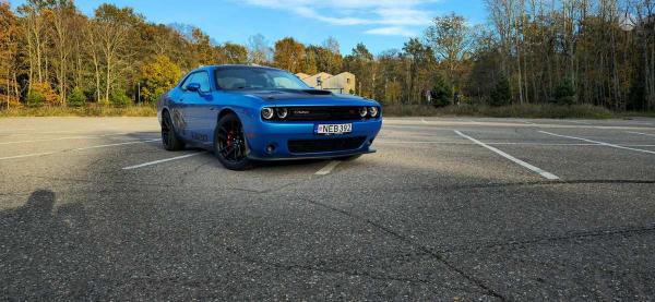 Blue Dodge Challenger 2019 in Klaipeda, with an engine capacity of 6.42 L and mileage of 45 thousand km for 33500 €, photo 3 on AUTOMOTO.COM.LV
