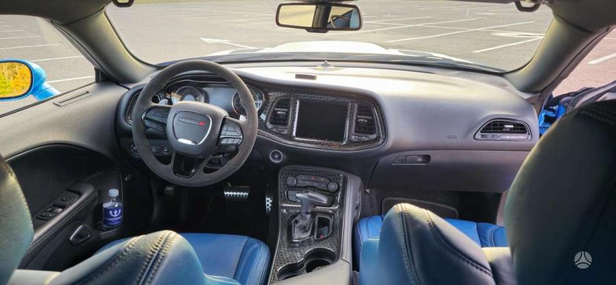 Zils Dodge Challenger 2019 Klaipėda, ar dzinēja tilpumu 6.42 L un nobraukumu 45 tūkst. km par 33500 €, foto 12 vietnē AUTOMOTO.COM.LV