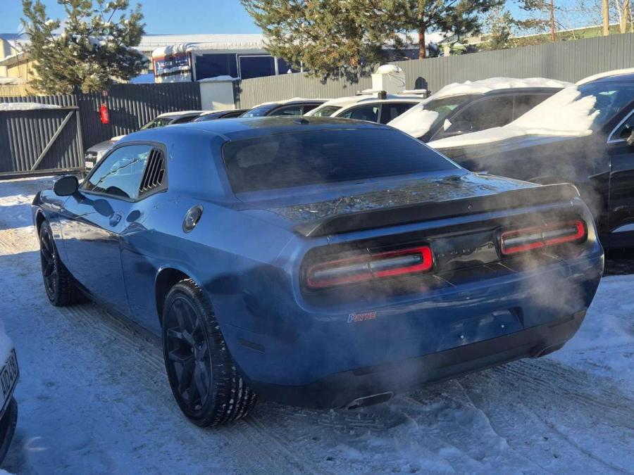 Blue Dodge Challenger 2020 in Vilnius, with an engine capacity of 3.60 L and mileage of 164 thousand km for 16400 €, photo 3 on AUTOMOTO.COM.LV