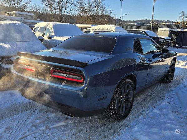 Blue Dodge Challenger 2020 in Vilnius, with an engine capacity of 3.60 L and mileage of 164 thousand km for 16400 €, photo 5 on AUTOMOTO.COM.LV