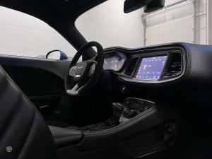 Blue Dodge Challenger 2021 in Vilnius, with an engine capacity of 6.20 L and mileage of 18 thousand km for 59600 €, photo 21 on AUTOMOTO.COM.LV