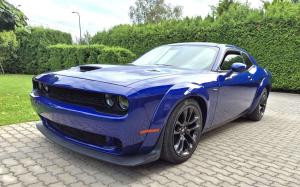 Blue Dodge Challenger 2021 in Plunge, with an engine capacity of 6.40 L and mileage of 70 thousand km for 31700 €, photo 7 on AUTOMOTO.COM.LV