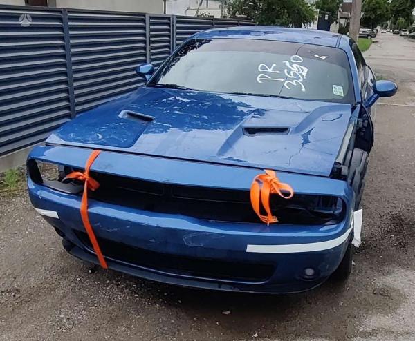 Blue Dodge Challenger 2021 in Siauliai, with an engine capacity of 3.60 L and mileage of 160 thousand km for 11400 €, photo 1 on AUTOMOTO.COM.LV