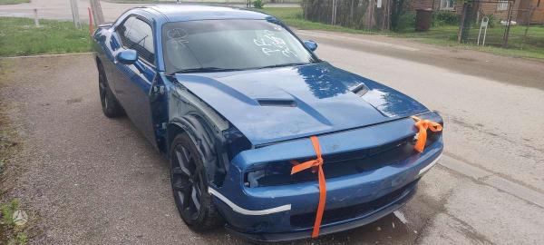 Blue Dodge Challenger 2021 in Siauliai, with an engine capacity of 3.60 L and mileage of 160 thousand km for 11400 €, photo 2 on AUTOMOTO.COM.LV
