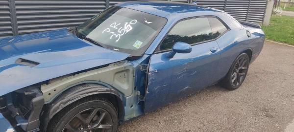 Blue Dodge Challenger 2021 in Siauliai, with an engine capacity of 3.60 L and mileage of 160 thousand km for 11400 €, photo 4 on AUTOMOTO.COM.LV