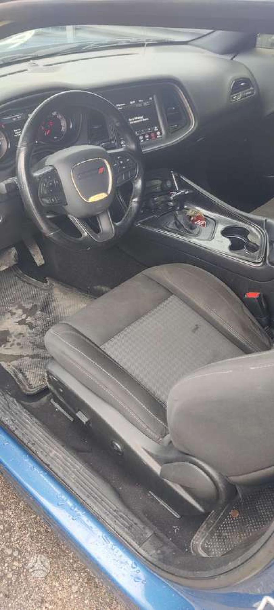 Blue Dodge Challenger 2021 in Siauliai, with an engine capacity of 3.60 L and mileage of 160 thousand km for 11400 €, photo 11 on AUTOMOTO.COM.LV
