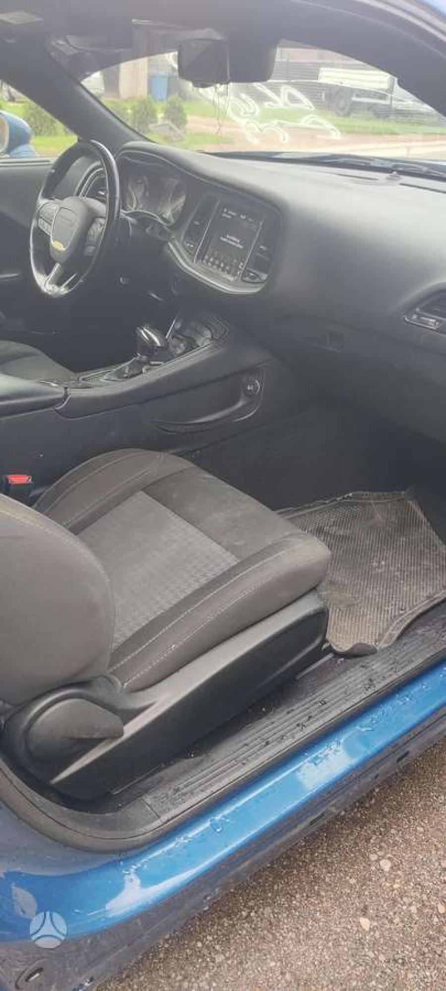 Blue Dodge Challenger 2021 in Siauliai, with an engine capacity of 3.60 L and mileage of 160 thousand km for 11400 €, photo 12 on AUTOMOTO.COM.LV