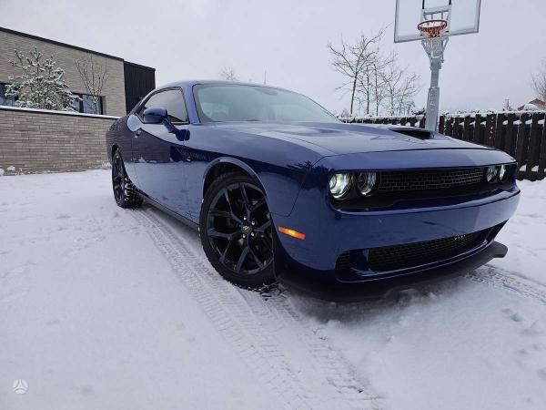 Zils Dodge Challenger 2022 Viļņa, ar dzinēja tilpumu 3.60 L un nobraukumu 150 tūkst. km par 18500 €, foto 1 vietnē AUTOMOTO.COM.LV