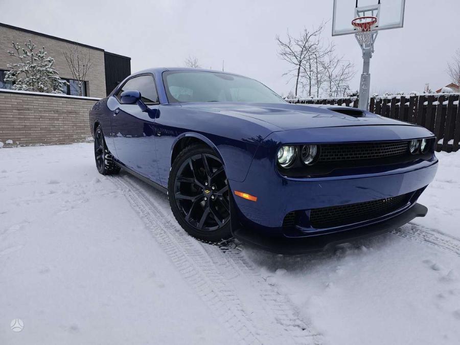 Blue Dodge Challenger 2022 in Vilnius, with an engine capacity of 3.60 L and mileage of 150 thousand km for 18500 €, photo 1 on AUTOMOTO.COM.LV
