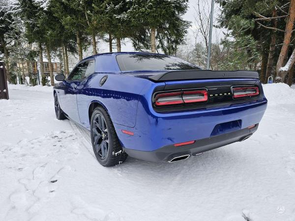 Zils Dodge Challenger 2022 Viļņa, ar dzinēja tilpumu 3.60 L un nobraukumu 150 tūkst. km par 18500 €, foto 4 vietnē AUTOMOTO.COM.LV