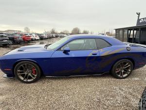 Blue Dodge Challenger 2022 in Kretinga, with an engine capacity of 6.40 L and mileage of 55 thousand km for 34999 €, photo 4 on AUTOMOTO.COM.LV