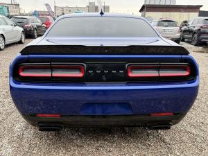 Blue Dodge Challenger 2022 in Kretinga, with an engine capacity of 6.40 L and mileage of 55 thousand km for 34999 €, photo 7 on AUTOMOTO.COM.LV