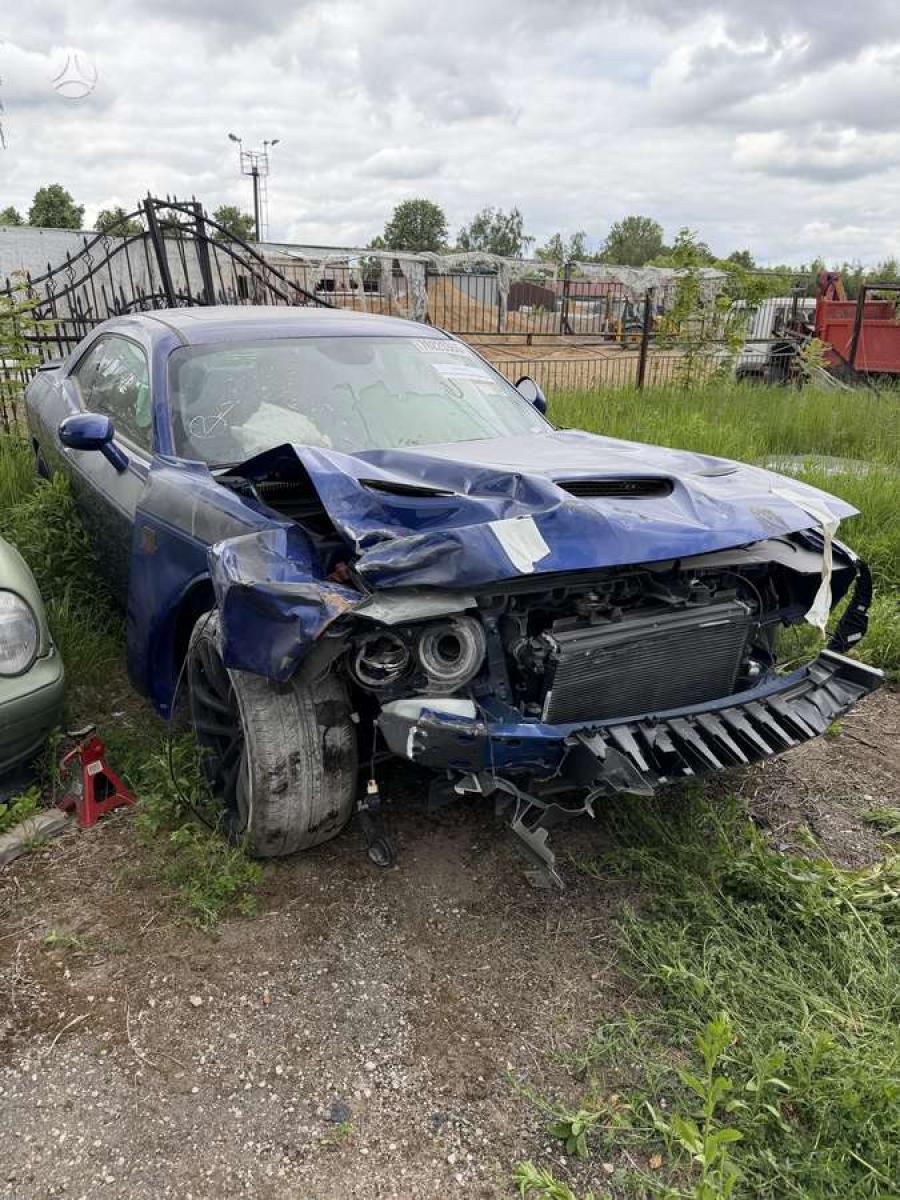 Zils Dodge Challenger 2021 Viļņa, ar dzinēja tilpumu 6.40 L un nobraukumu 30 tūkst. km par 16600 €, foto 3 vietnē AUTOMOTO.COM.LV