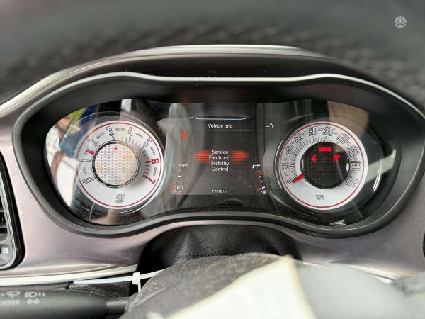 Zils Dodge Challenger 2021 Viļņa, ar dzinēja tilpumu 6.40 L un nobraukumu 30 tūkst. km par 16600 €, foto 6 vietnē AUTOMOTO.COM.LV