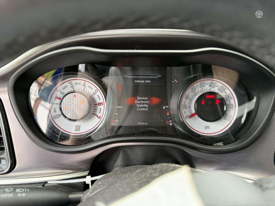 Zils Dodge Challenger 2021 Viļņa, ar dzinēja tilpumu 6.40 L un nobraukumu 30 tūkst. km par 16600 €, foto 7 vietnē AUTOMOTO.COM.LV