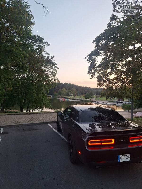 Brown Dodge Challenger 2016 in Vilnius, with an engine capacity of 3.60 L and mileage of 145 thousand km for 17500 €, photo 4 on AUTOMOTO.COM.LV