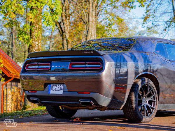 Brown Dodge Challenger 2016 in Vilnius, with an engine capacity of 3.60 L and mileage of 145 thousand km for 17500 €, photo 7 on AUTOMOTO.COM.LV