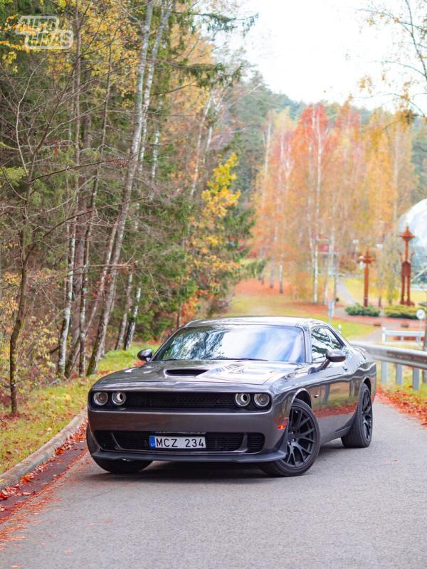 Brown Dodge Challenger 2016 in Vilnius, with an engine capacity of 3.60 L and mileage of 145 thousand km for 17500 €, photo 8 on AUTOMOTO.COM.LV