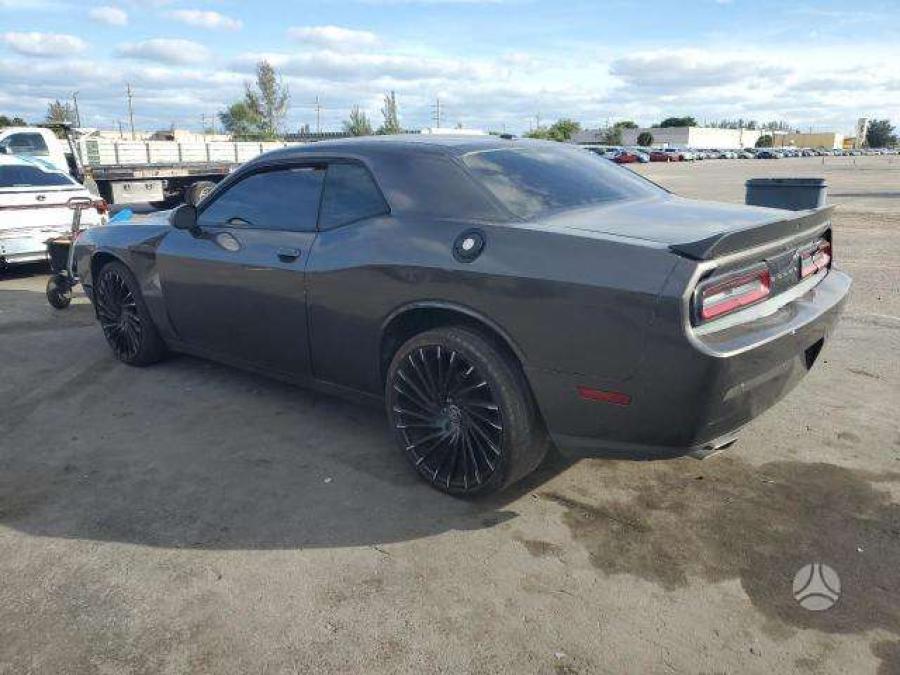 Brown Dodge Challenger 2017 in Siauliai, with an engine capacity of 3.60 L and mileage of 145 thousand km for 9650 €, photo 9 on AUTOMOTO.COM.LV