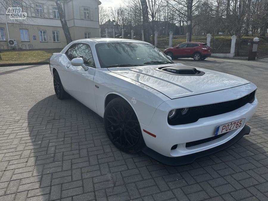 Dodge Challenger 2019 in Siauliai, with an engine capacity of 5.70 L and mileage of 64 thousand km for 19900 €, photo 4 on AUTOMOTO.COM.LV