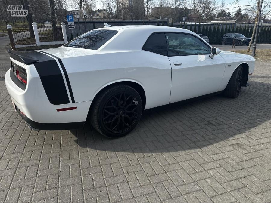 Dodge Challenger 2019 in Siauliai, with an engine capacity of 5.70 L and mileage of 64 thousand km for 19900 €, photo 8 on AUTOMOTO.COM.LV