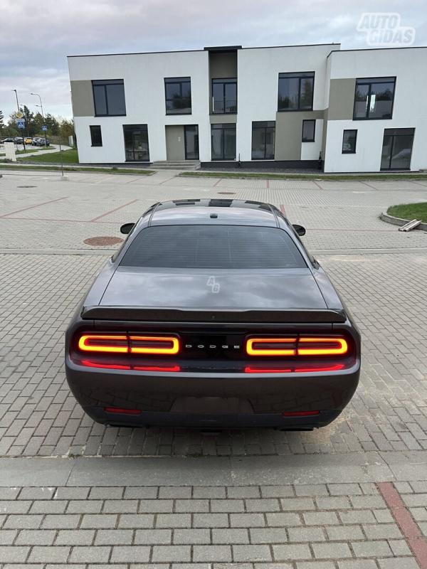 Dodge Challenger 2019 Viļņa vietnē Dodge Challenger 2019 Viļņa, ar dzinēja tilpumu 5.70 L un nobraukumu 50 tūkst. km par 22900 €, foto 11 vietnē AUTOMOTO.COM.LV