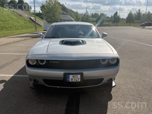 Dodge Challenger 2020 in Daugavpils, with an engine capacity of 6.40 L and mileage of 68 thousand km for 37500 €, photo 3 on AUTOMOTO.COM.LV