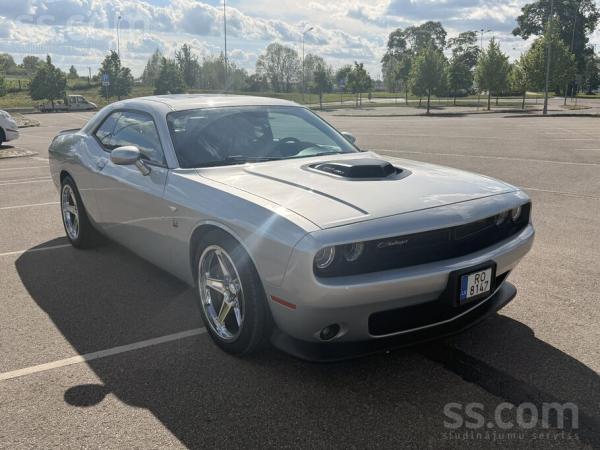 Dodge Challenger 2020 in Daugavpils, with an engine capacity of 6.40 L and mileage of 68 thousand km for 37500 €, photo 3 on AUTOMOTO.COM.LV