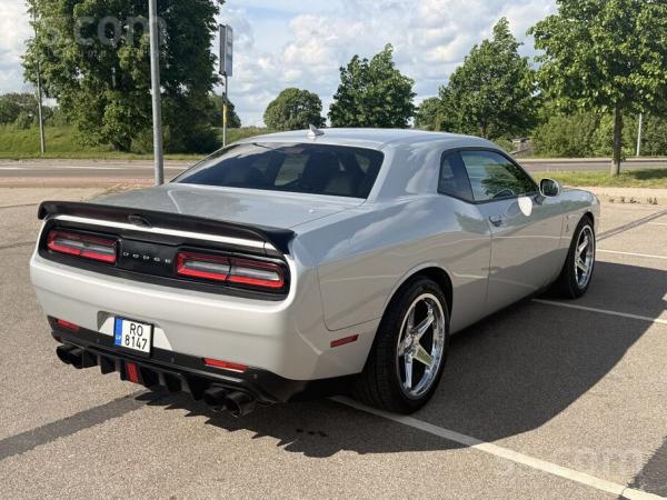 Dodge Challenger 2020 in Daugavpils, with an engine capacity of 6.40 L and mileage of 68 thousand km for 37500 €, photo 5 on AUTOMOTO.COM.LV