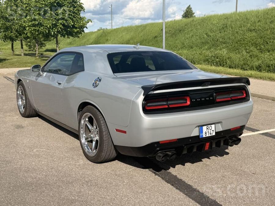 Dodge Challenger 2020 in Daugavpils, with an engine capacity of 6.40 L and mileage of 68 thousand km for 37500 €, photo 8 on AUTOMOTO.COM.LV