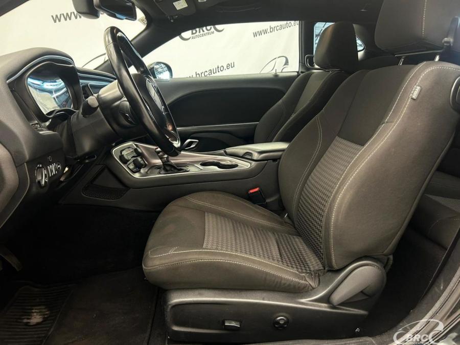 Dodge Challenger 2020 in Vilnius, with an engine capacity of 3.60 L and mileage of 130 thousand km for 16000 €, photo 5 on AUTOMOTO.COM.LV